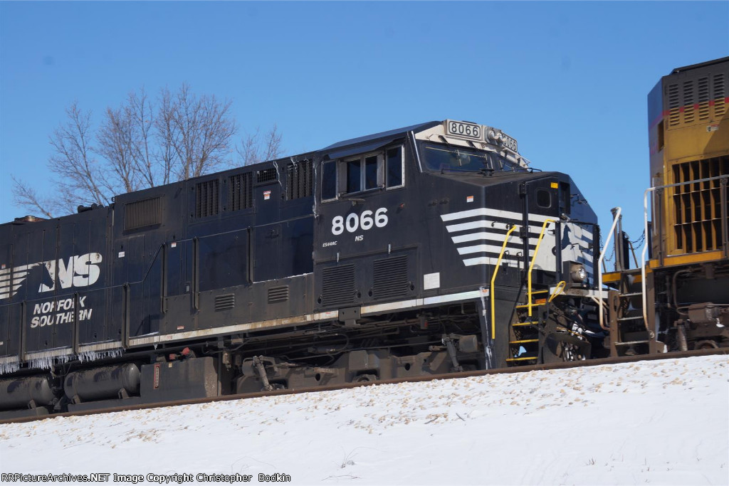 NS 8066